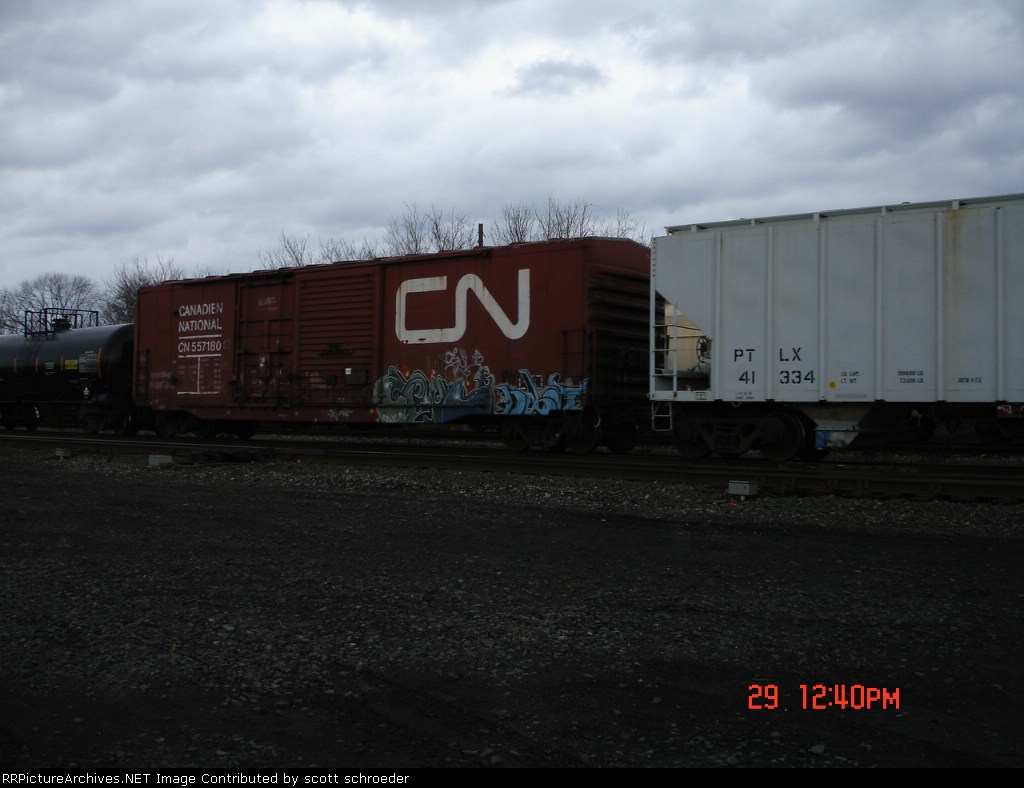CN 557180 Boxcar & GATX Tankcar 6995 EB